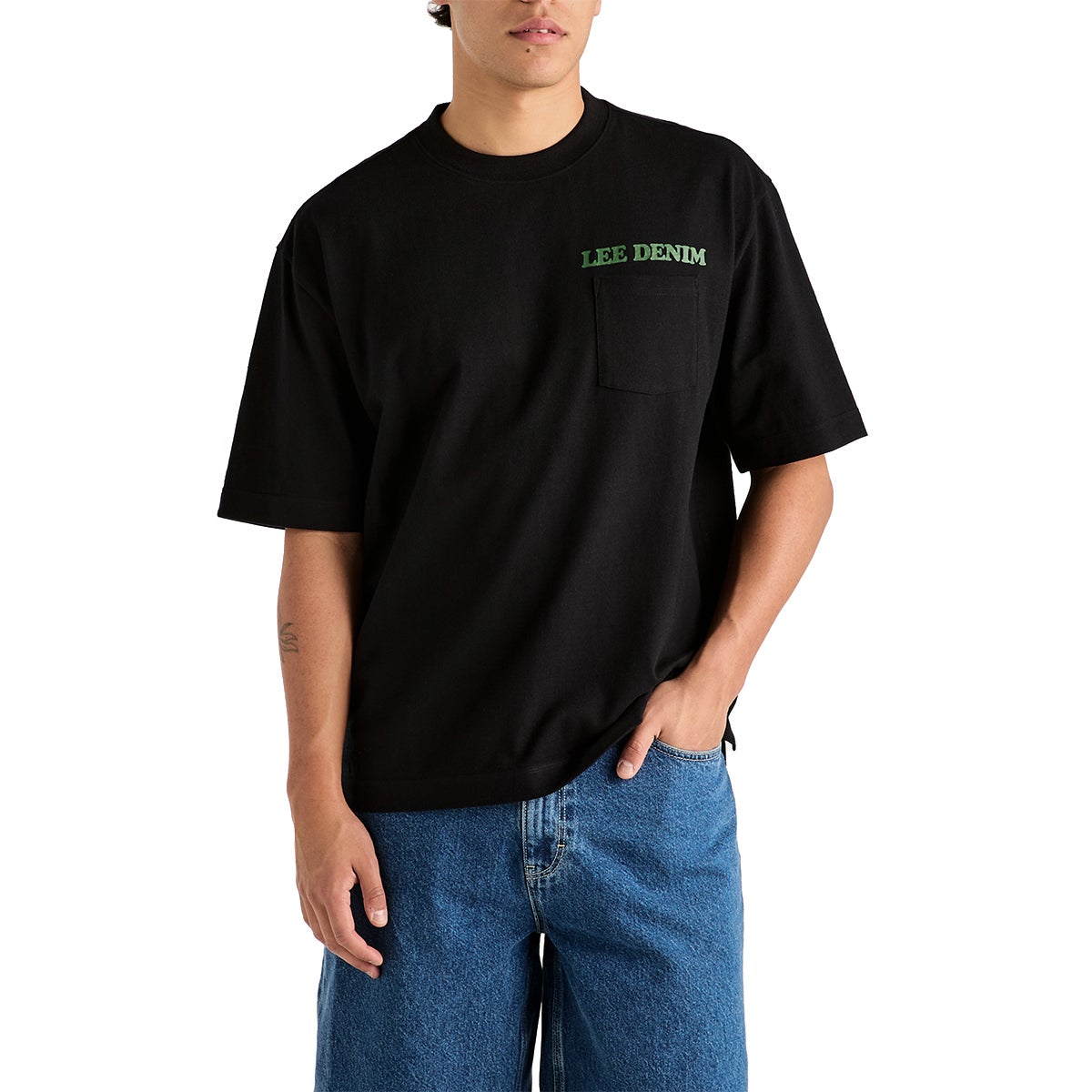 Lee Box Cutter PKT Tee in Black | Boardertown